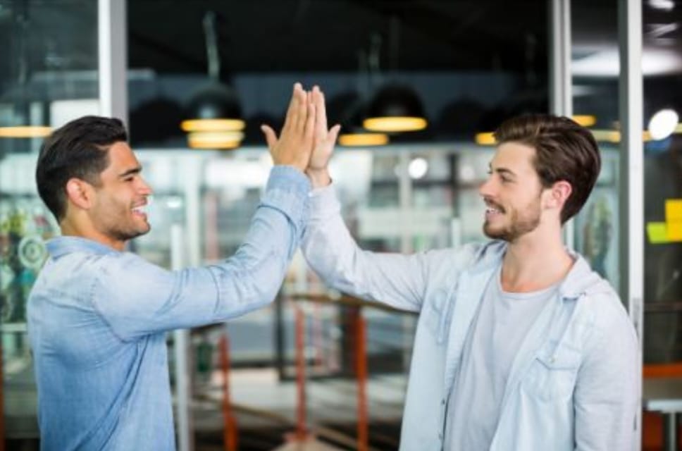 Tos Penanda Salam Perayaan, Ini Asal Mulanya - linimassa.id