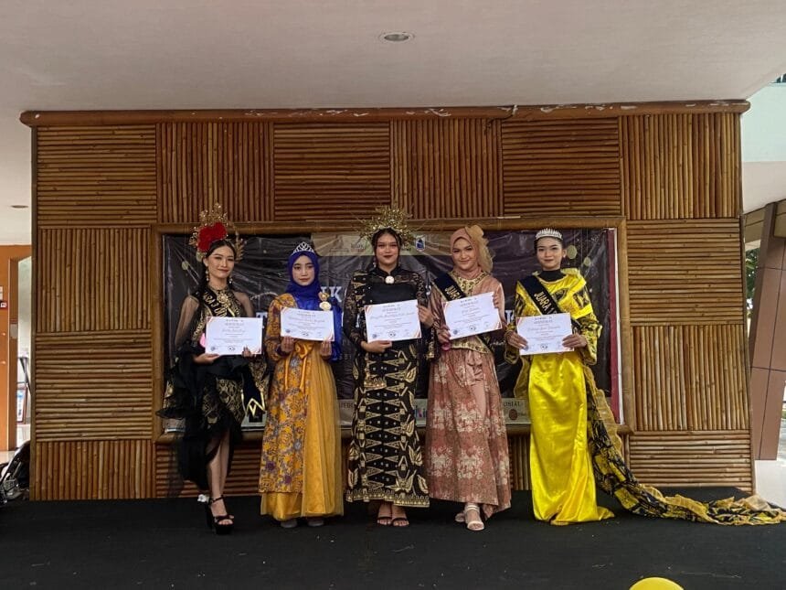 Kenalkan Keberagaman Batik Lebak Melalui Dukop Fashion Touch Up Batik ...