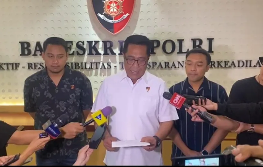 Kades Kohod Tersangka Pemalsuan Dokumen Pagar Laut - linimassa.id